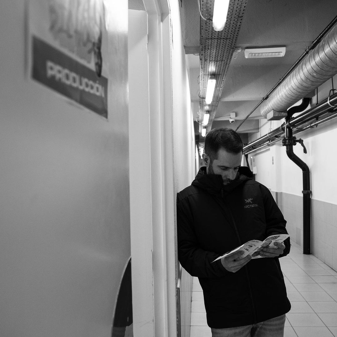 Christopher Andrade Sigue su tour de stand-up - Viernes magazine