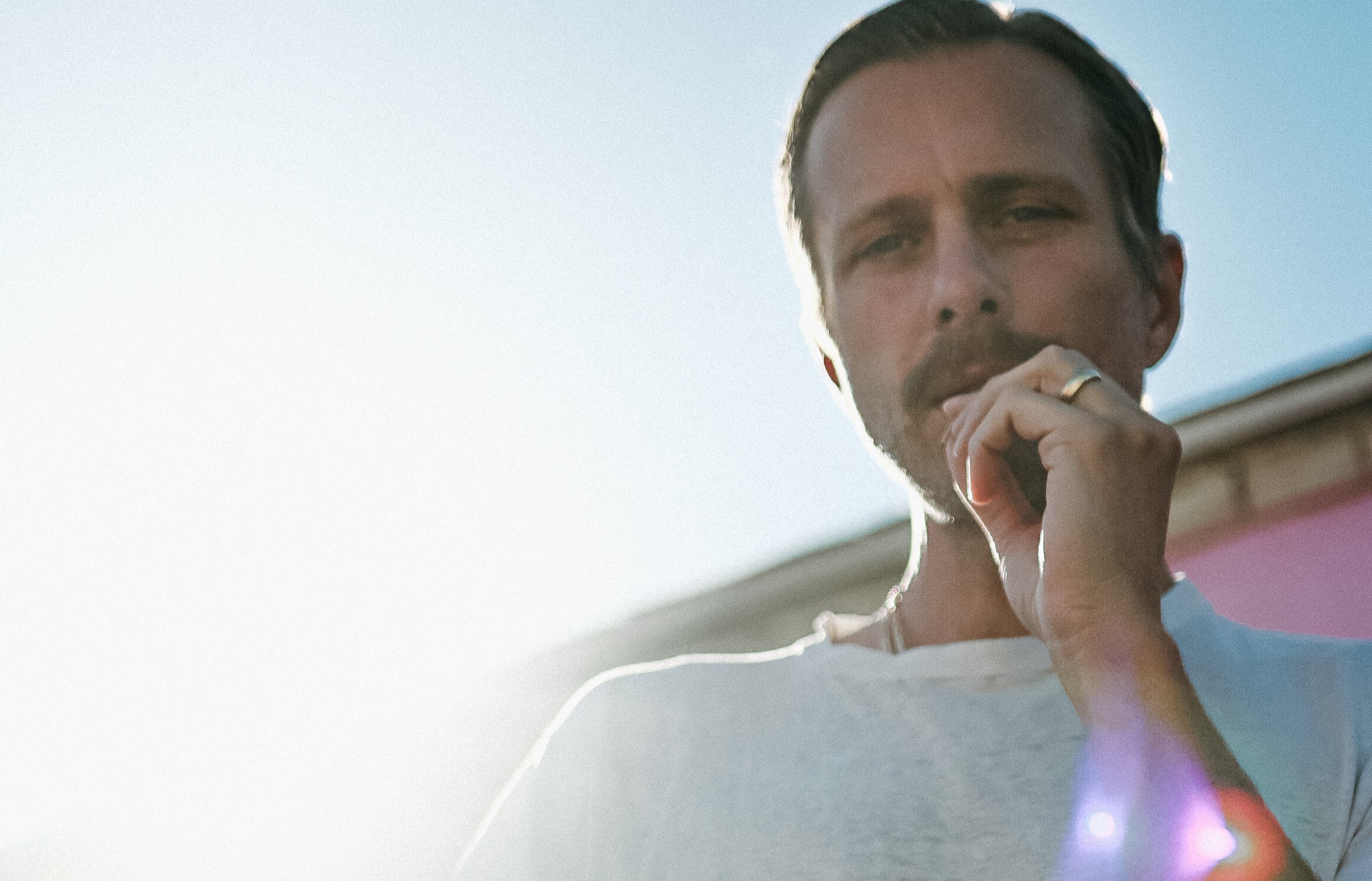 AWOLNATION prepara el camino para su quinto álbum con nuevo sencillo - Viernes magazine