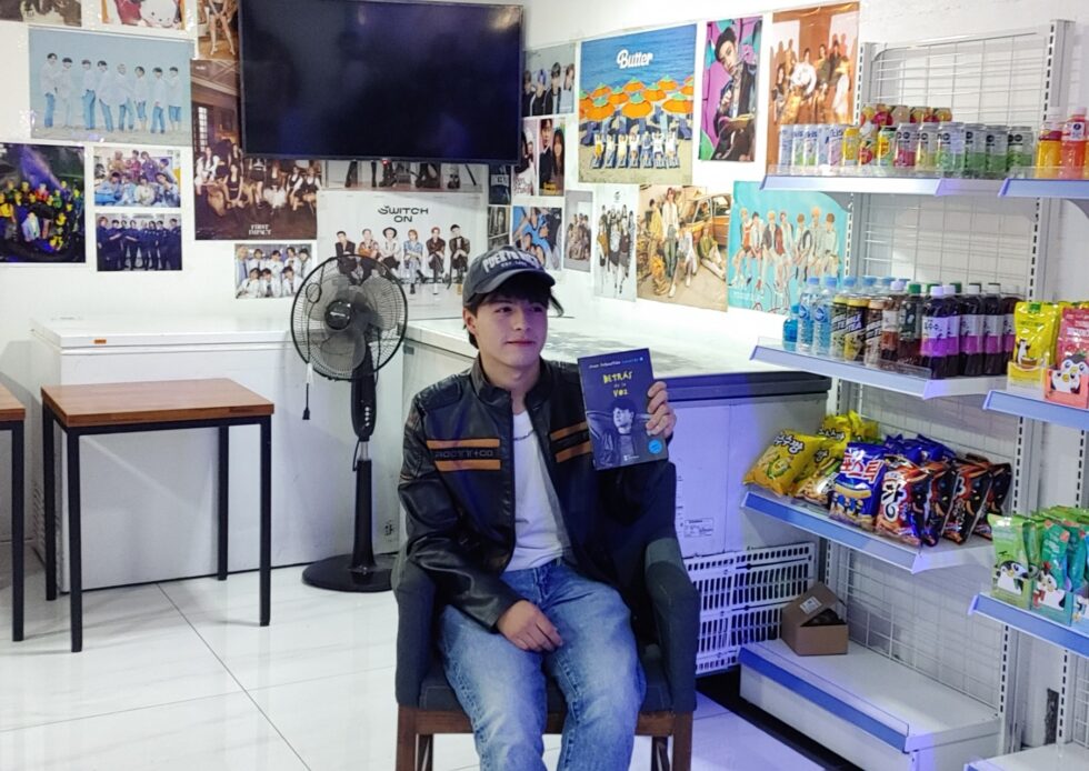 Juanse Laverde presenta en México su libro "Detrás de la voz" - Viernes ...