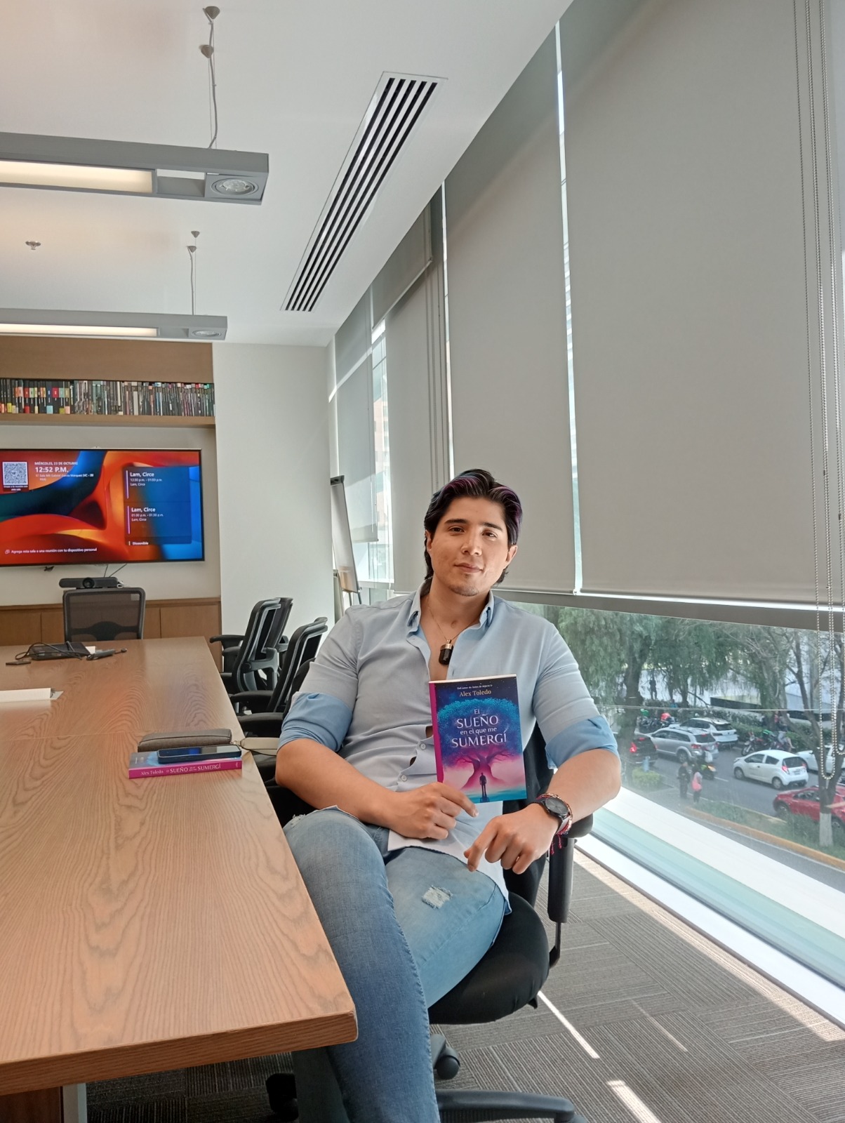 Alex Toledo y su nuevo libro "El sueño en el que me sumergí" - Viernes ...